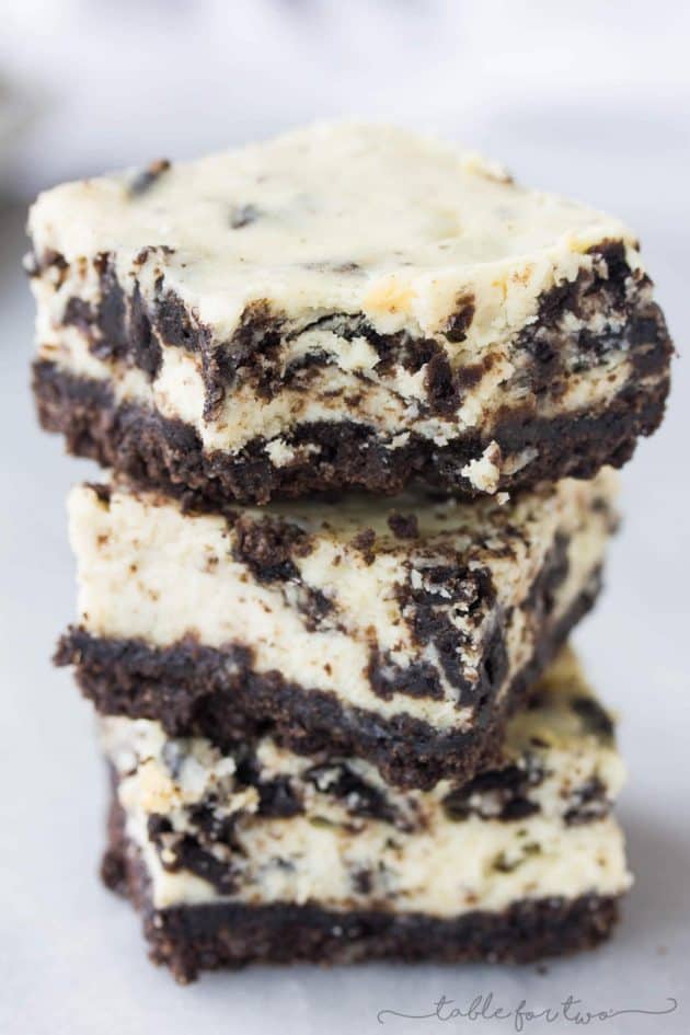 Oreo Cheesecake Bars - Cookies and Creme Cheesecake Bars Recipe