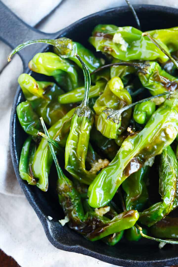 Blistered Shishito Peppers - Easy Oven-Baked Blistered Shishito Peppers ...