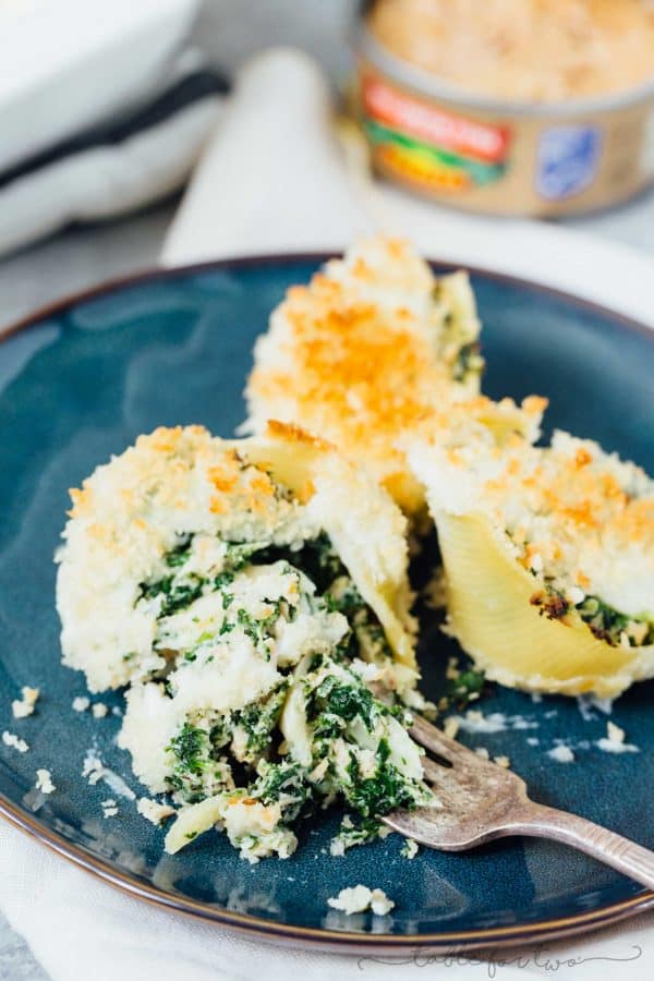 Spinach and Tuna Stuffed Shells Pasta Casserole - Tuna Pasta Casserole