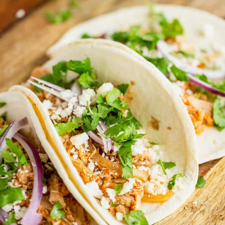 Slow Cooker Chicken Tinga Tacos - Slow Cooker Chicken Recipes